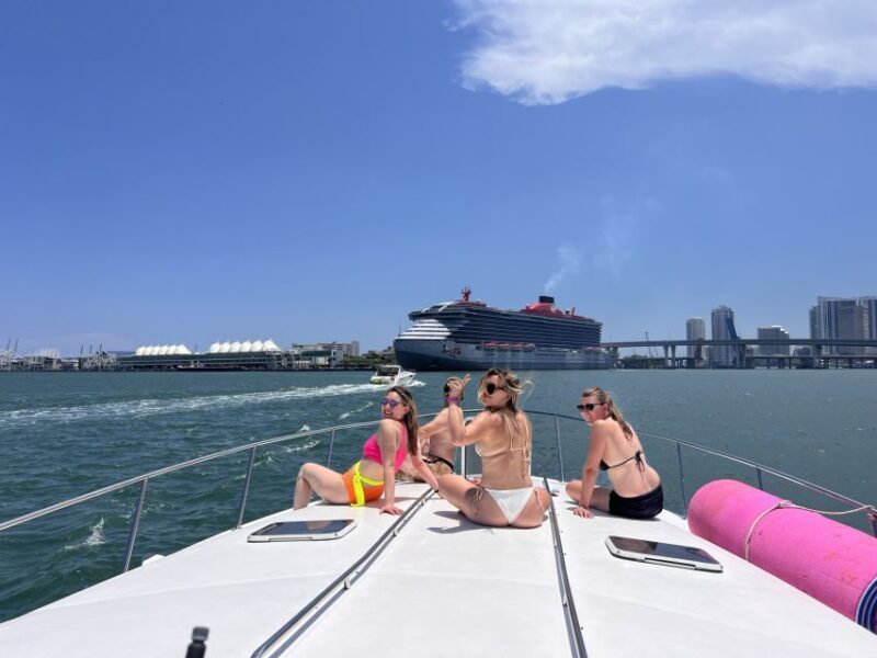 Miami: Private 52ft Luxury Yacht Rental with Captain - The Experience in Detail