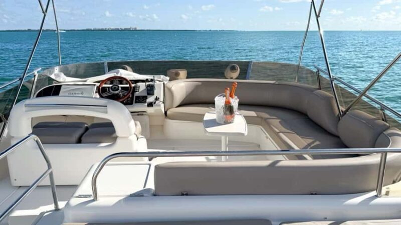 Miami Private Boat 60 ft + 2 Jet Ski | Miami Yacht Rental - Key Points
