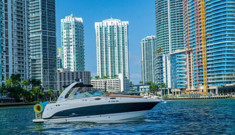 Miami: Private Boat Cruise and Tour with Captain - Miami: Private Boat Cruise and Tour with Captain