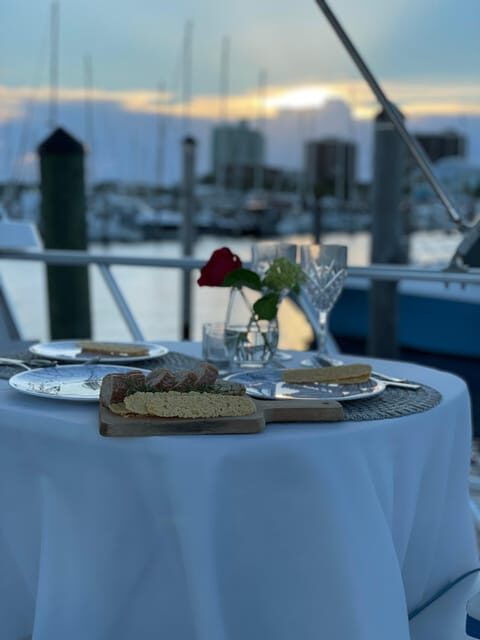 Miami: Private Dinner Cruise for 2 on a yacht. - In The Sum Up