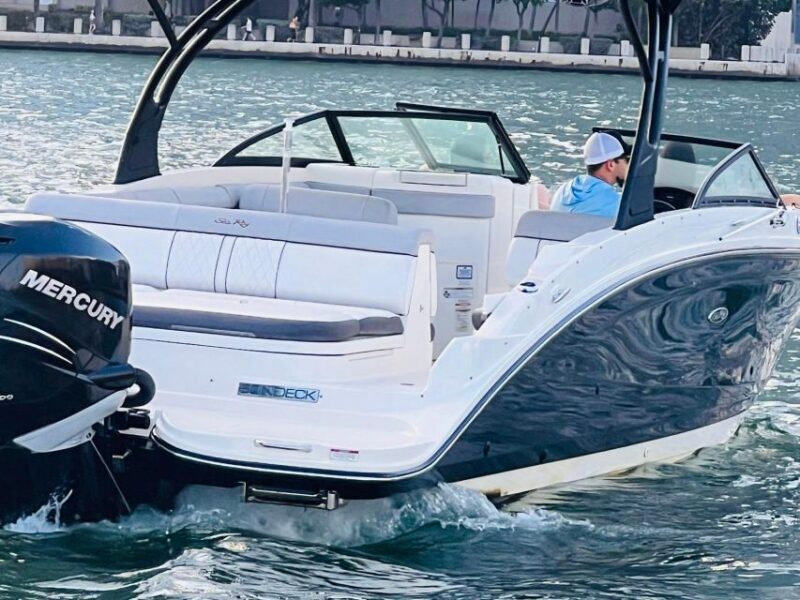 Miami: Private Guided Boat Tour with Champagne - An In-Depth Look at the Experience