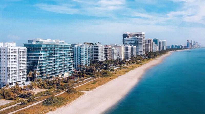 Miami: Private Luxury Airplane Tour with Champagne - The Return and Reflection