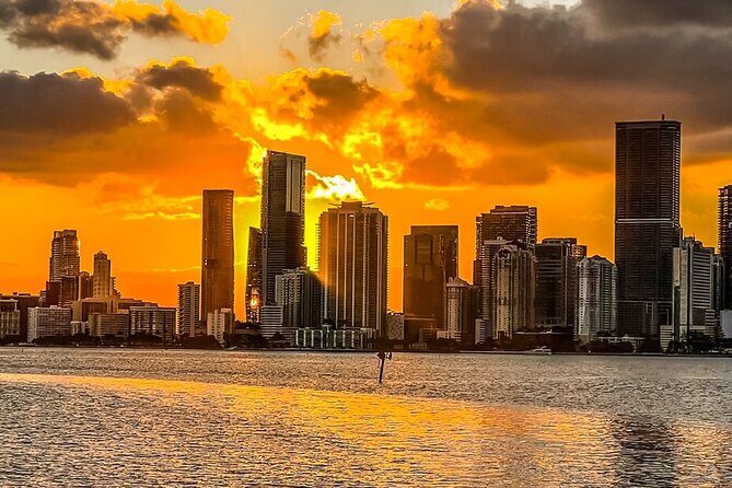 Miami Private Sunset Speedboat for up to 6 People - Key Points