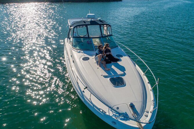 Miami Private Yacht Rental 2 to 4 hours for 12 ppl, Champagne - Who Will Love This Experience?