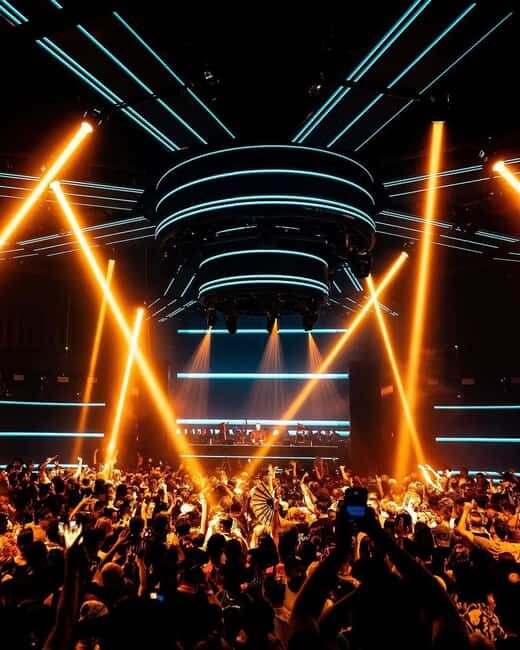 Miami Pub Crawl + Clubbing Experience - What’s the Experience Like?