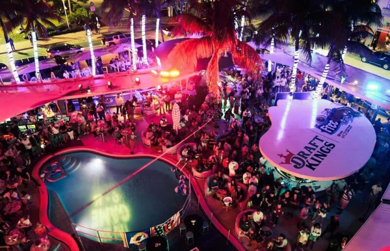 Miami Pub Crawl + Clubbing Experience - Who Should Choose This Tour?