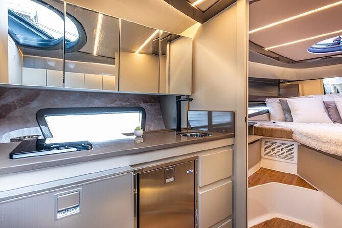 Miami: Rent a Private Yacht 4 Hours with Captain and Crew - FAQ