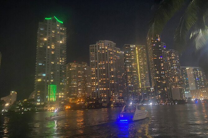 Miami Sightseeing Cruise on a Luxury Yacht - Who Will Love This Tour?