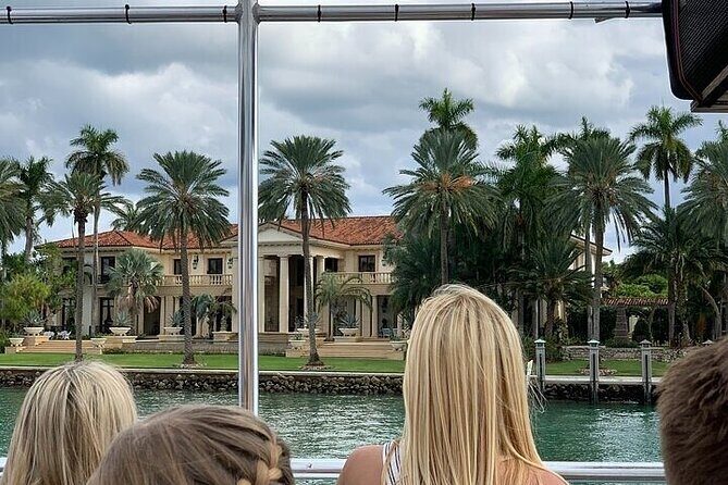 Miami Skyline Champagne Cruise - Key Points