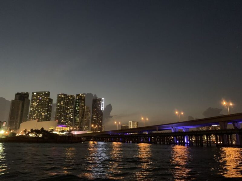 Miami: Sunset Cruise with Celebrity Homes & Open Bar - Key Points