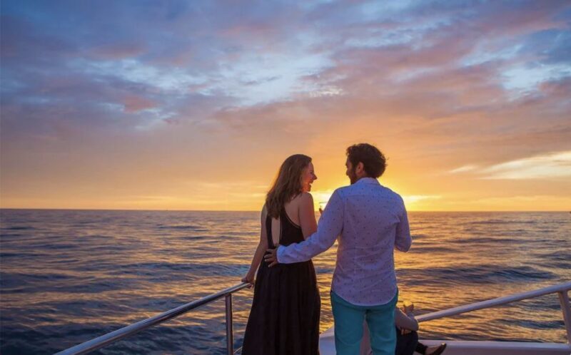 Miami: Sunset Cruise with Celebrity Homes & Open Bar - Drinks and Atmosphere