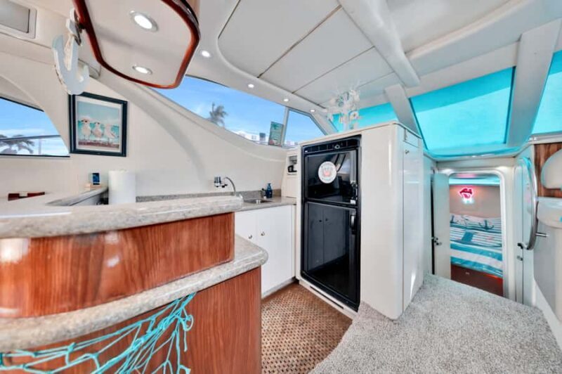 Miami Yacht Rental 50' + 2 Jet Ski | Miami Boat Rental - Key Points