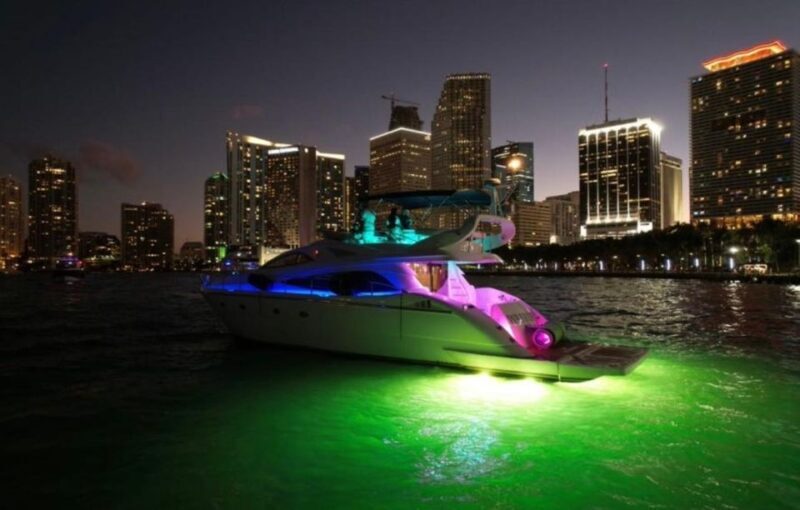 Miami Yacht Rental with Jetski, paddleboards, Inflatables - What We Like About This Yacht Rental