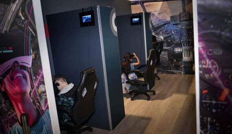 Midlands: Spitfire 360° VR Experience - The Rest of the RAF Museum and Its Hangar 2