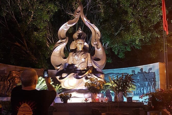 Midnight Food Tour in Saigon By Cyclo or Taxi or Scooter - Who Is This Tour Best For?