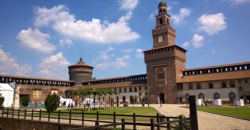 Milan 3Hour Cultural Bike Tour - Key Points