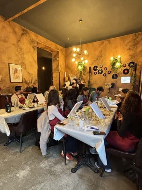 Milan: Art and Wine Painting Experience - Champagne edition - FAQ