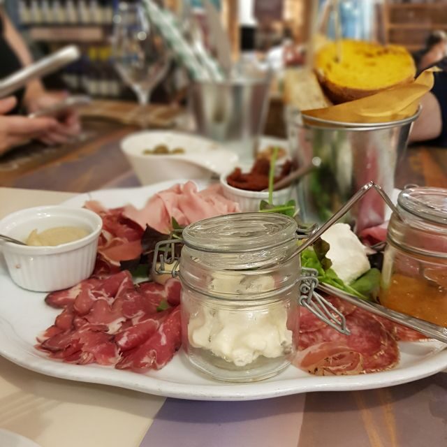 Milan: Bar-Hopping Tour with Welcome Drink - What Does the Price Include?