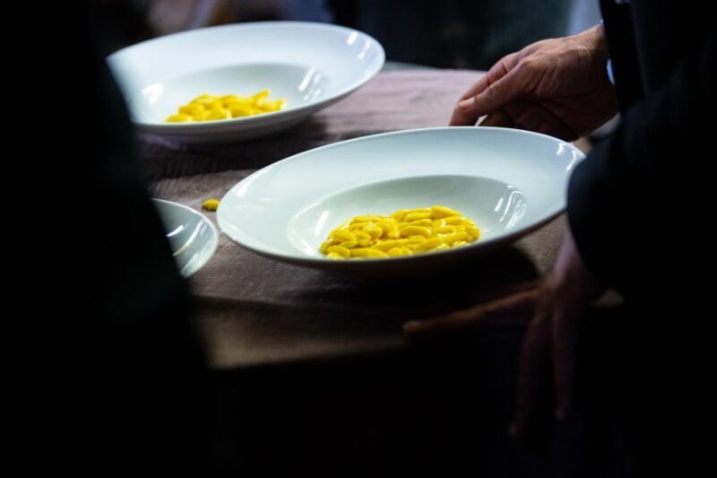 Milan: Maison Milano Dinner and Show - Key Points