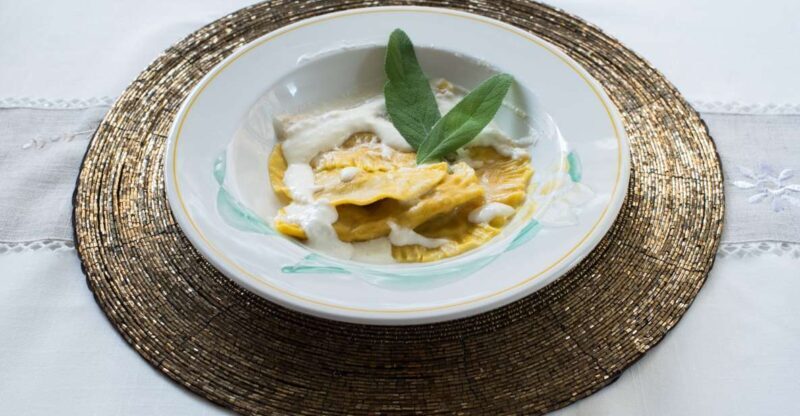 Milan: Market and Meal at a Local's Home - A Closer Look at the Experience