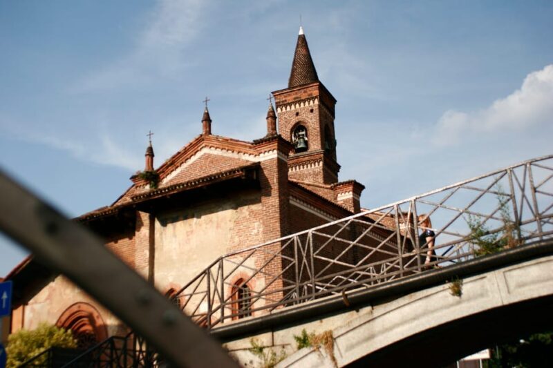 Milan: Navigli District Guided Canal Cruise - Exploring the Navigli District from the Water