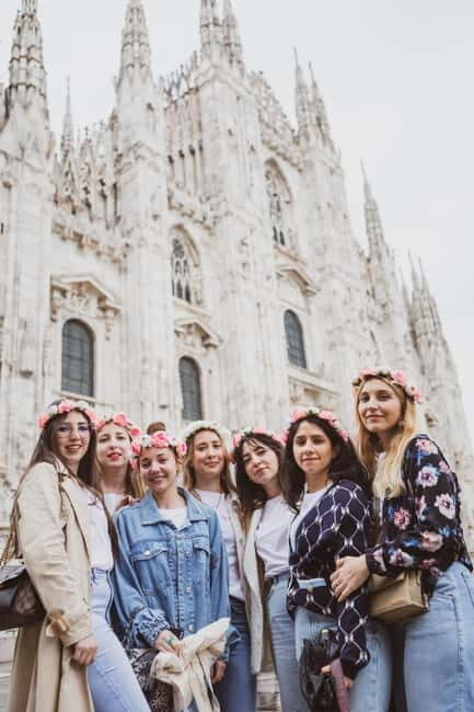 Milan: Photoshoot with a Trilingual Fashion Photographer - Key Points