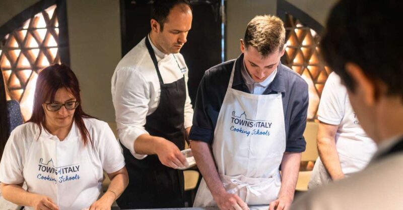 Milan: Pizza and Gelato-Making Class with Dinner and Wine - Group Size and Pacing