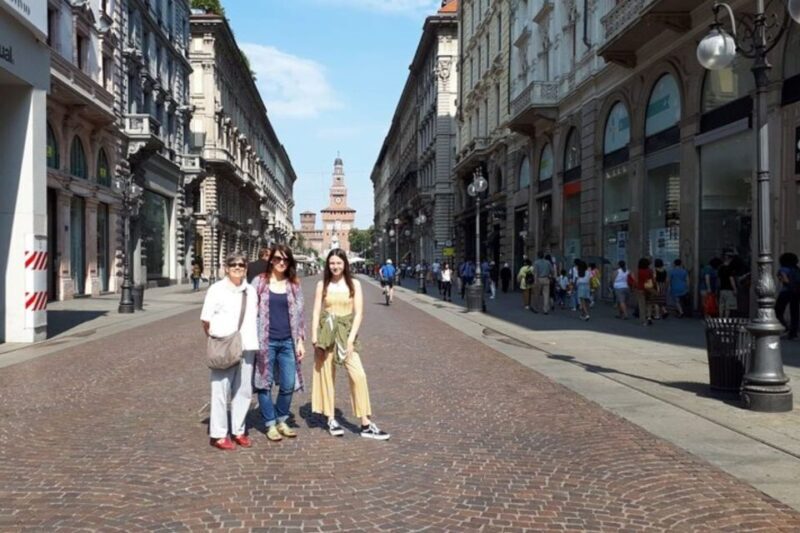 Milan: Private Custom Walking Tour With A Local Guide - 导游的专业性与评论中的亮点