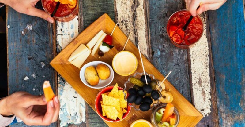 Milan: Private Tour with Drinks & Bites in Centro Storico - An Authentic Night Out in Milan