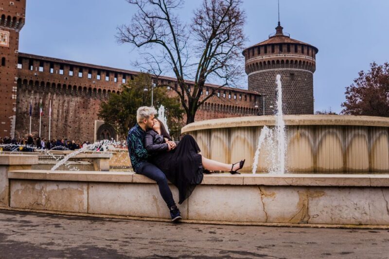 Milan: Professional Photoshoot Outside Sforza Castle - Duration, Timing, and Group Size