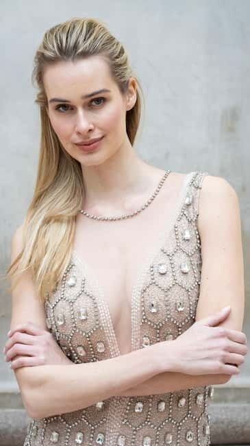 Milan: Professional Photoshoot with 25 photo + 2 videos - Authenticity and Style