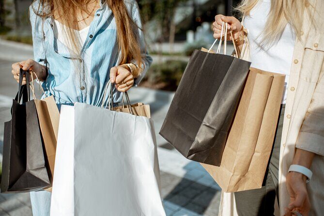 Milan Shopping Tour with Final Aperitif - Key Points