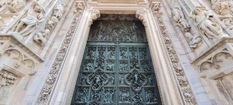 Milan: Skip-the-Line Duomo Guided Tour & Hop-on Hop-off Bus - Practical Details & Considerations