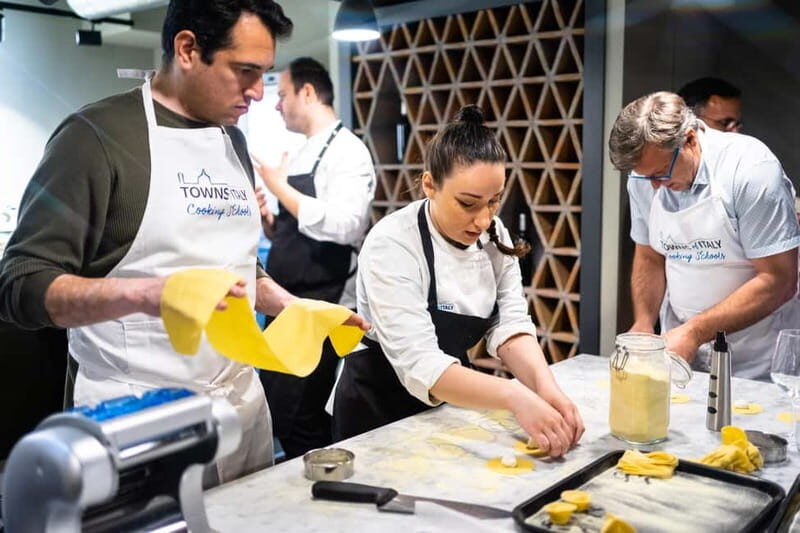 Milan: Small-group Pasta & Gelato Class with Unlimited Wine - The Experience & Atmosphere