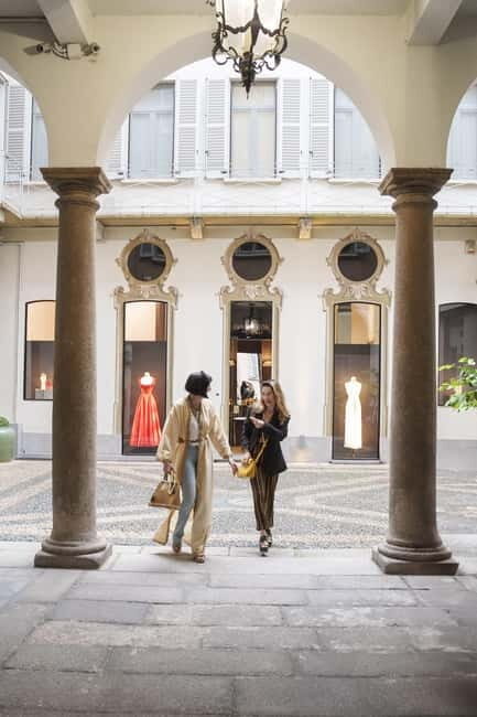 Milan: Tour of Milan's streets with a personal shopper - An Inside Look at the Milan Personal Shopping Tour