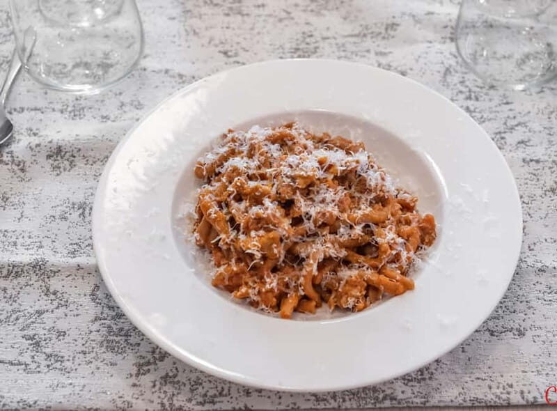 Milan: Vegan Pasta & Dessert Making Class with Wine Pairing - Key Points