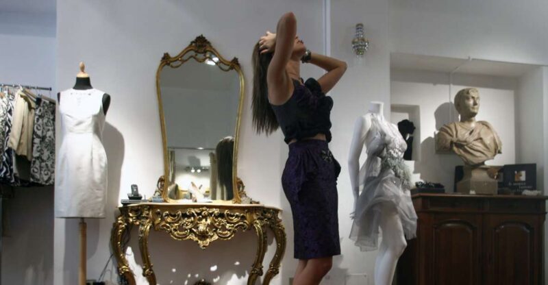 Milan: Walking Fashion Tour - Key Points