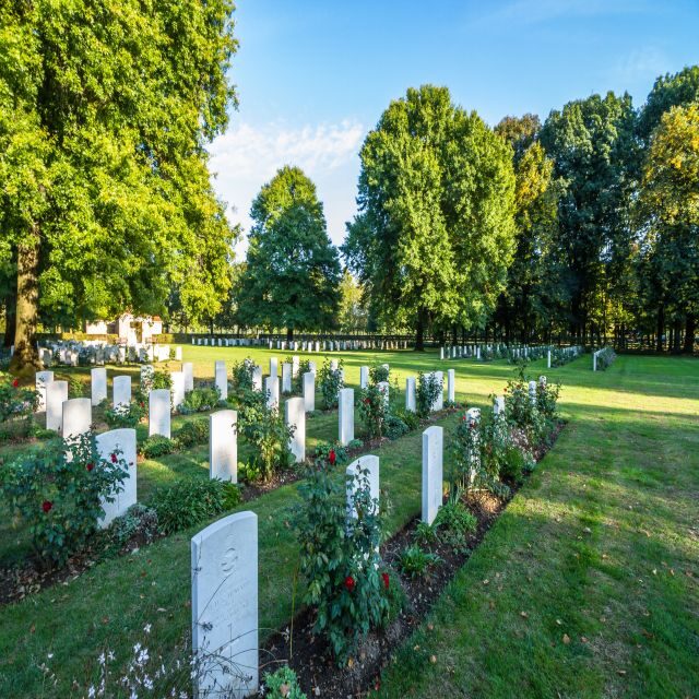 Milan: World War II Private Walking Tour - How Well Does It Deliver?