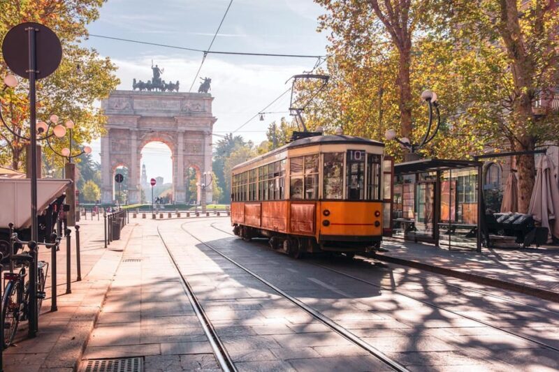 Milano: Highlights Private Tour, Duomo, Castle & Gelato - In-Depth Look at Each Stop