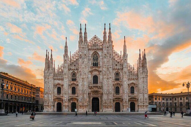 Milano Walking Tour with Audio and Written Guide by a Local - Key Points