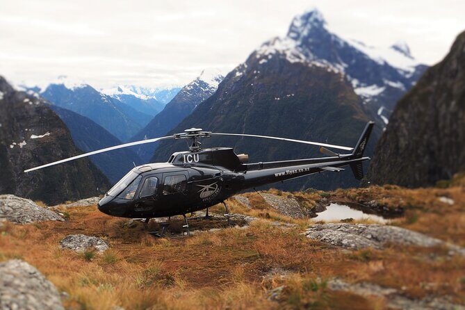 Milford and Fiordland Highlights Tour by Helicopter from Queenstown - An In-depth Look at the Experience