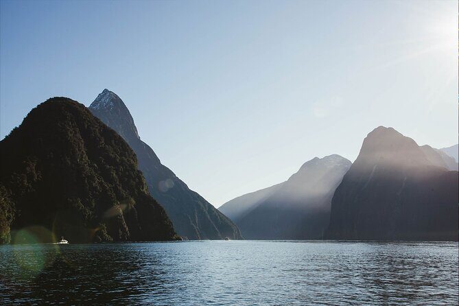 Milford Sound Business Class from Queenstown Cruise Lunch - Optional Scenic Flights