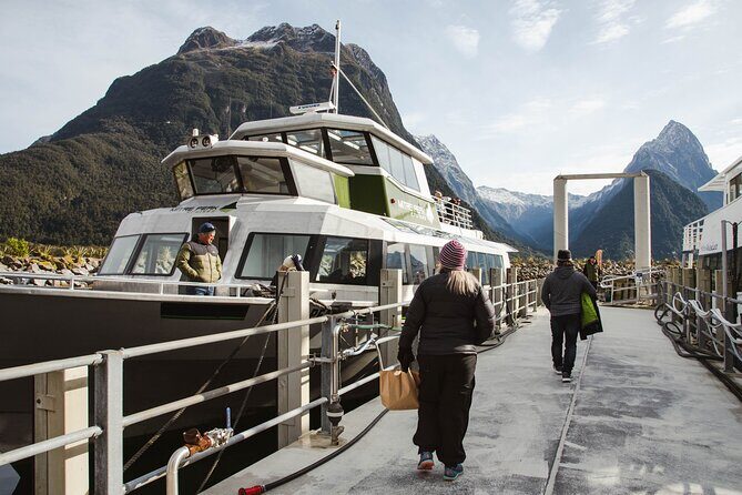 Milford Sound Coach, Cruise and Flight Sightseeing Tour from Queenstown - FAQ