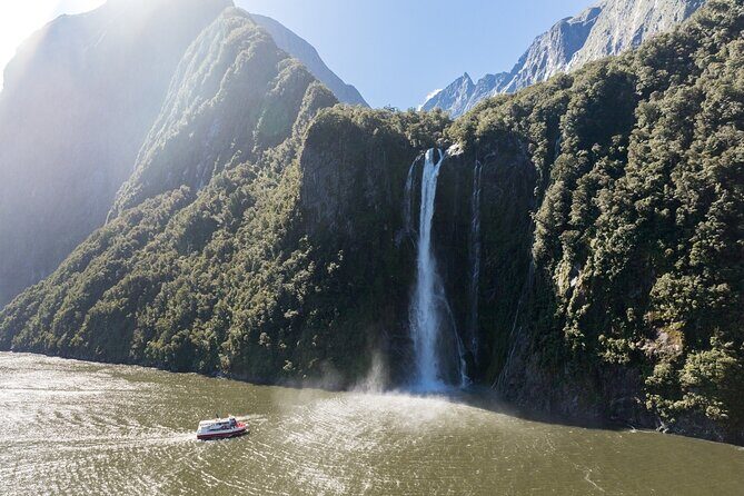 Milford Sound Coach & Extended Cruise from Queenstown - A Close Look at the Milford Sound Experience