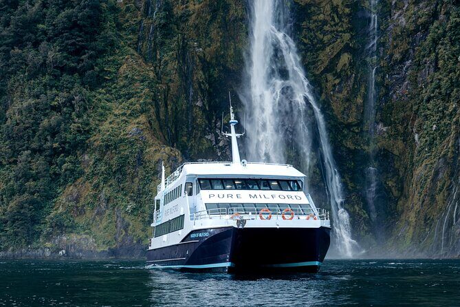 Milford Sound Cruise - Setting the Scene: What to Expect on the Milford Sound Cruise