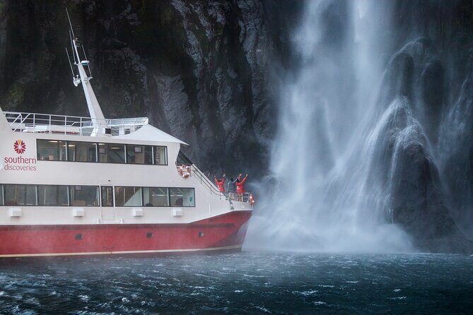 Milford Sound Flight and Cruise ex Queenstown (incl Lunch) - Who Should Consider This Tour?