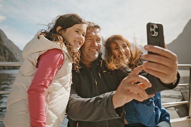 Milford Sound Nature and Te Anau Farm Visit Over 2 Days - Day Two: A Real Kiwi Farm Experience Near Te Anau