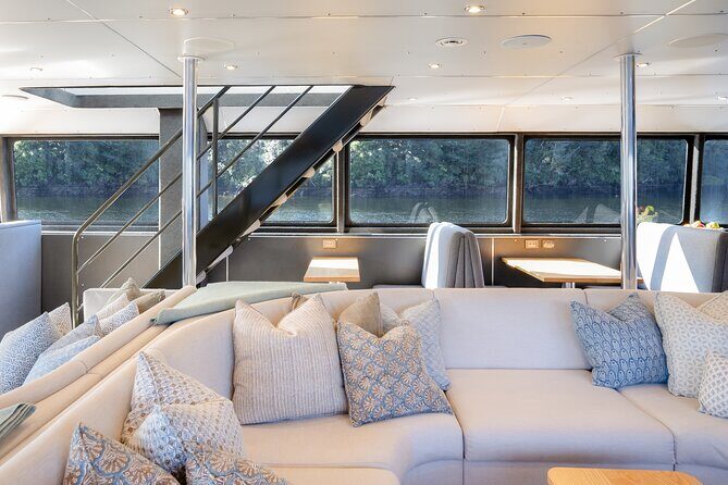 Milford Sound Overnight Cruise Fiordland Jewel - Exploring Milford Sound on the Fiordland Jewel