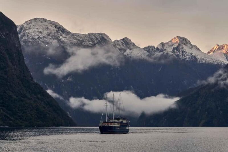 Milford Sound: Overnight Cruise with Water Activities - Starting Point and Overview