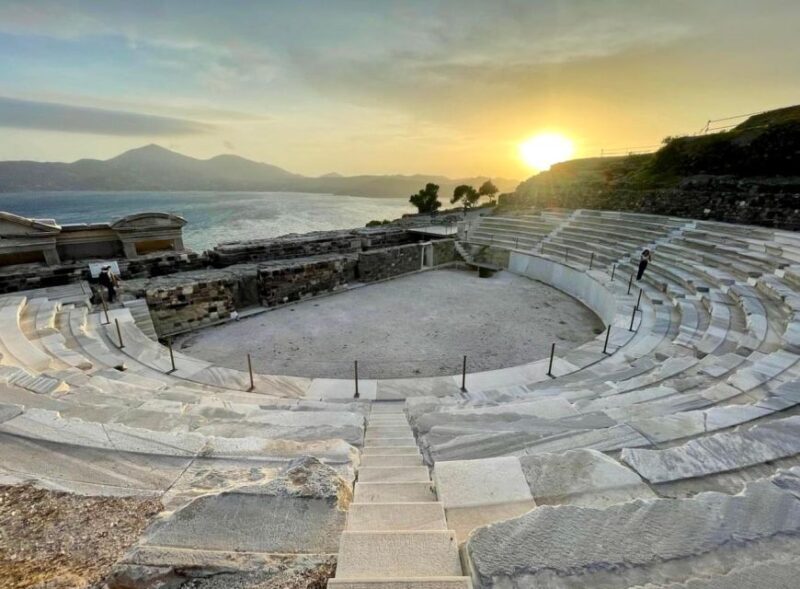 Milos Instagram Tour - Key Points